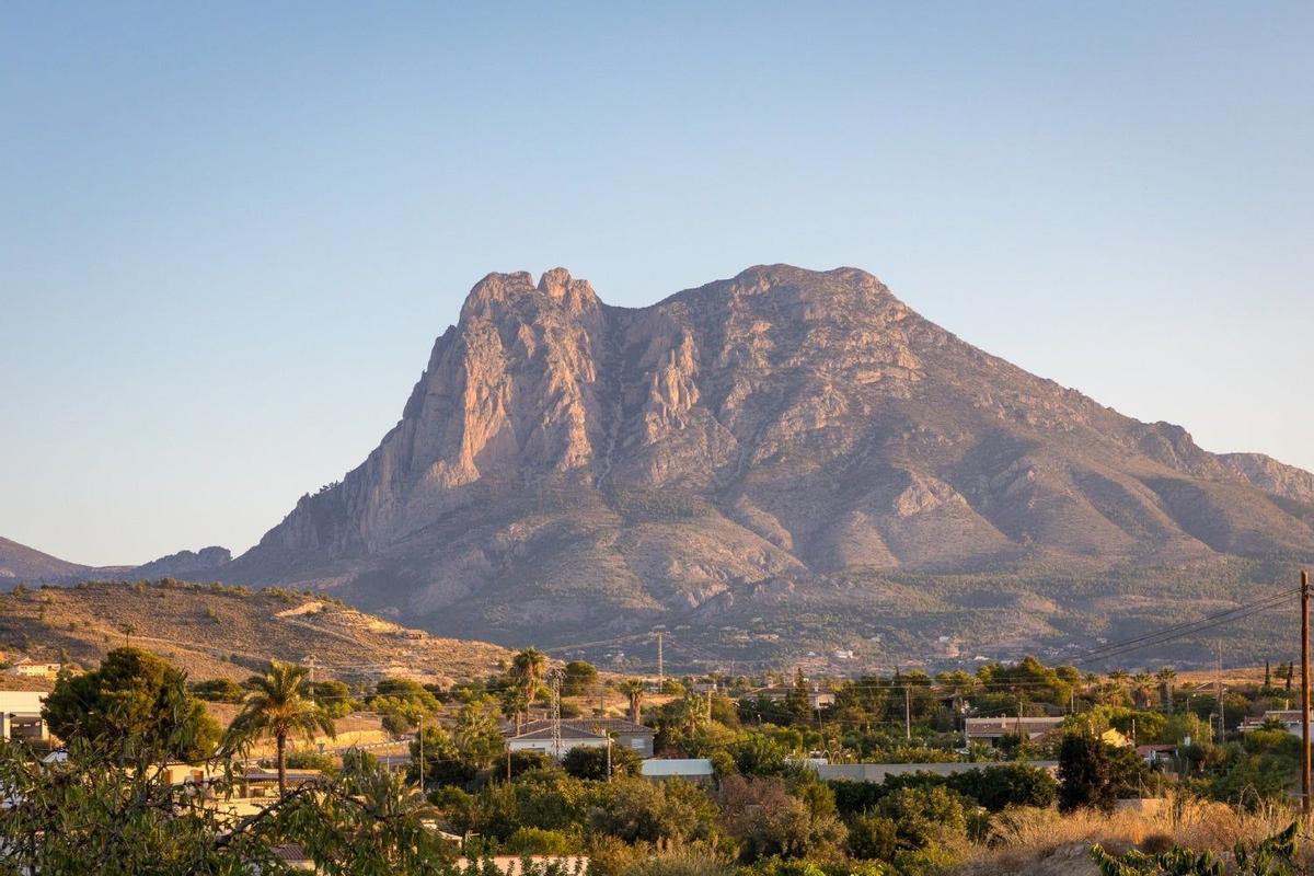 Finestrat, el pueblo alicantino por excelencia del "mar y montaña" - Viajar