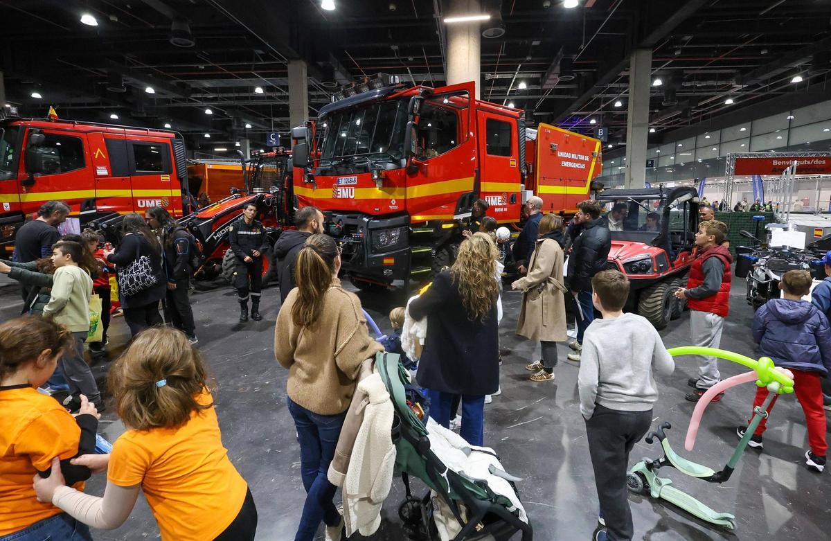 Expojove 2025 | Servicios de Emergencias, bomberos y la EMT triunfan en ...