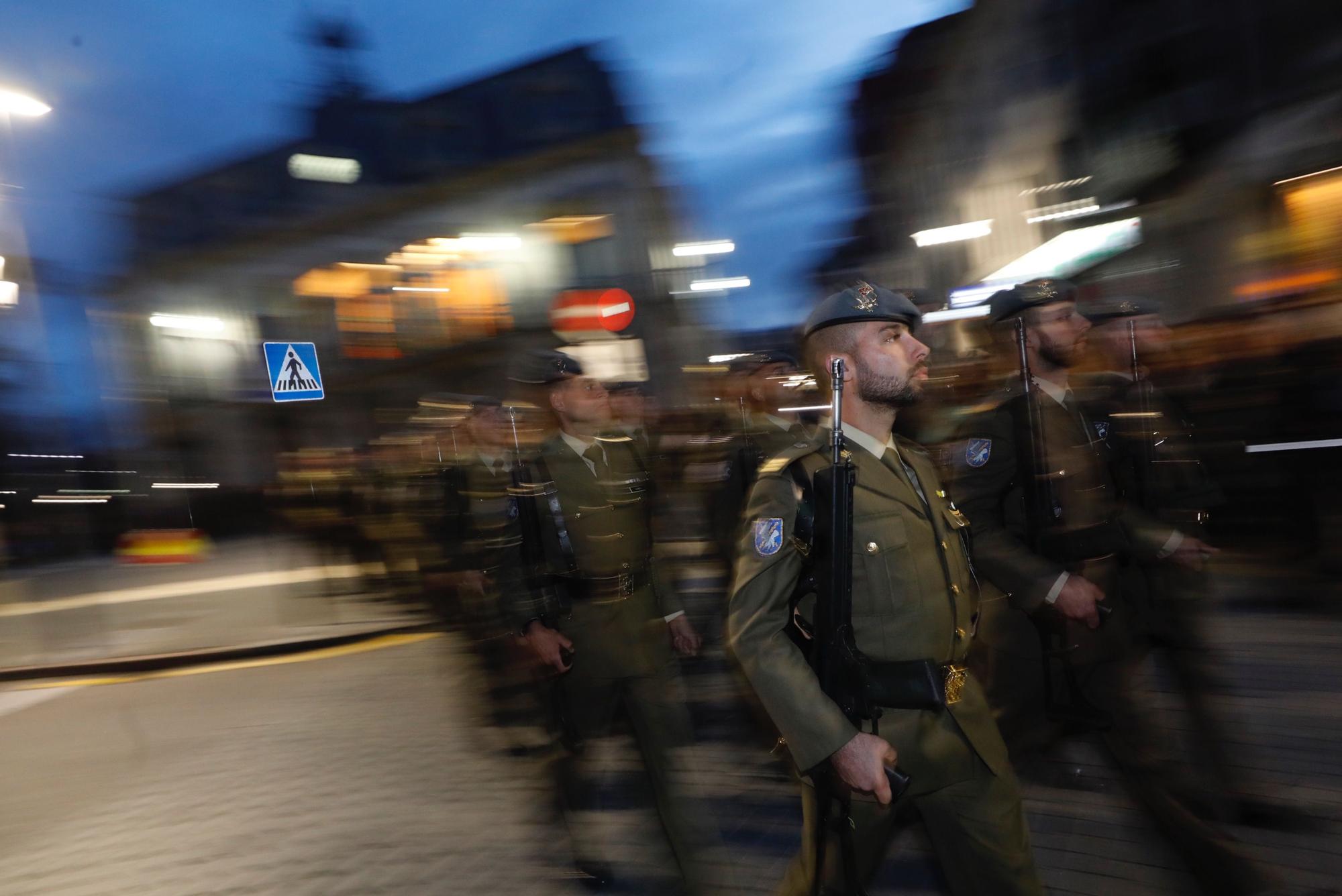 En imágenes: Siero entrega la Medalla de Oro del concejo al Regimiento ...