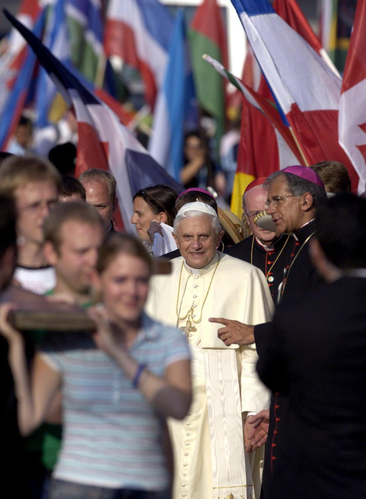 La vida de Benedicto XVI, en imágenes | FOTOS