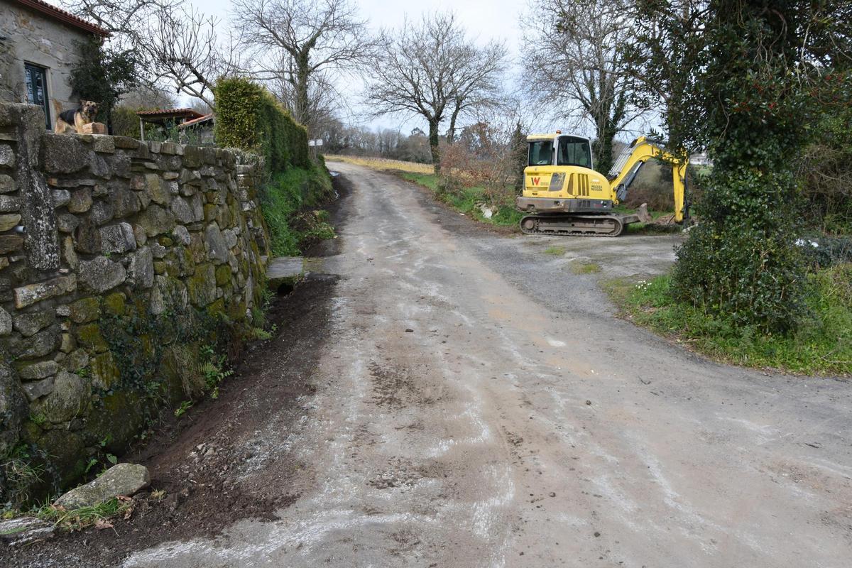 OBRAS AMES | Comeza o asfaltado do viario no núcleo amesán de Seares de ...