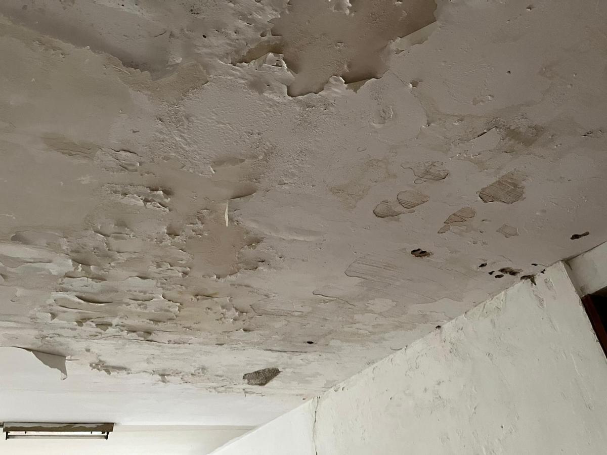 Cierran el acceso de una de las escaleras del IES Joan Alcover de ...