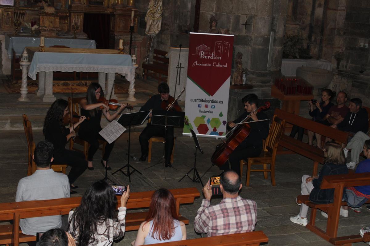 Berdión "brilla" en San Martín de Castañeda