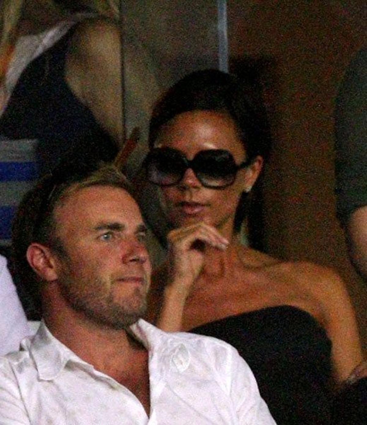 Tom Cruise acompaña a Vicky Beckham a ver un partido de David - Cuore