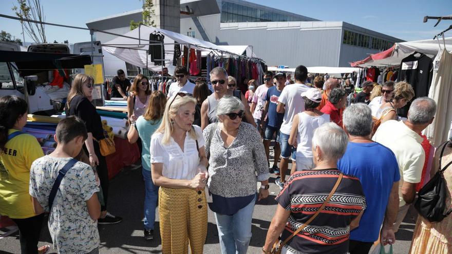 La Alcaldesa continúa con su agenda y visita el rastro, un espacio con ...