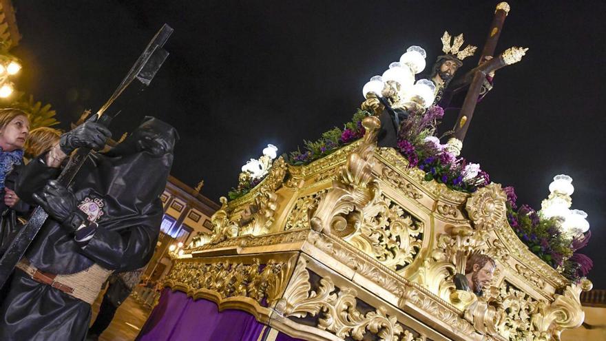 Las Hermandades se abren a una Semana Santa con procesiones
