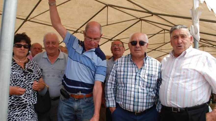 Granderroble recupera su comida popular