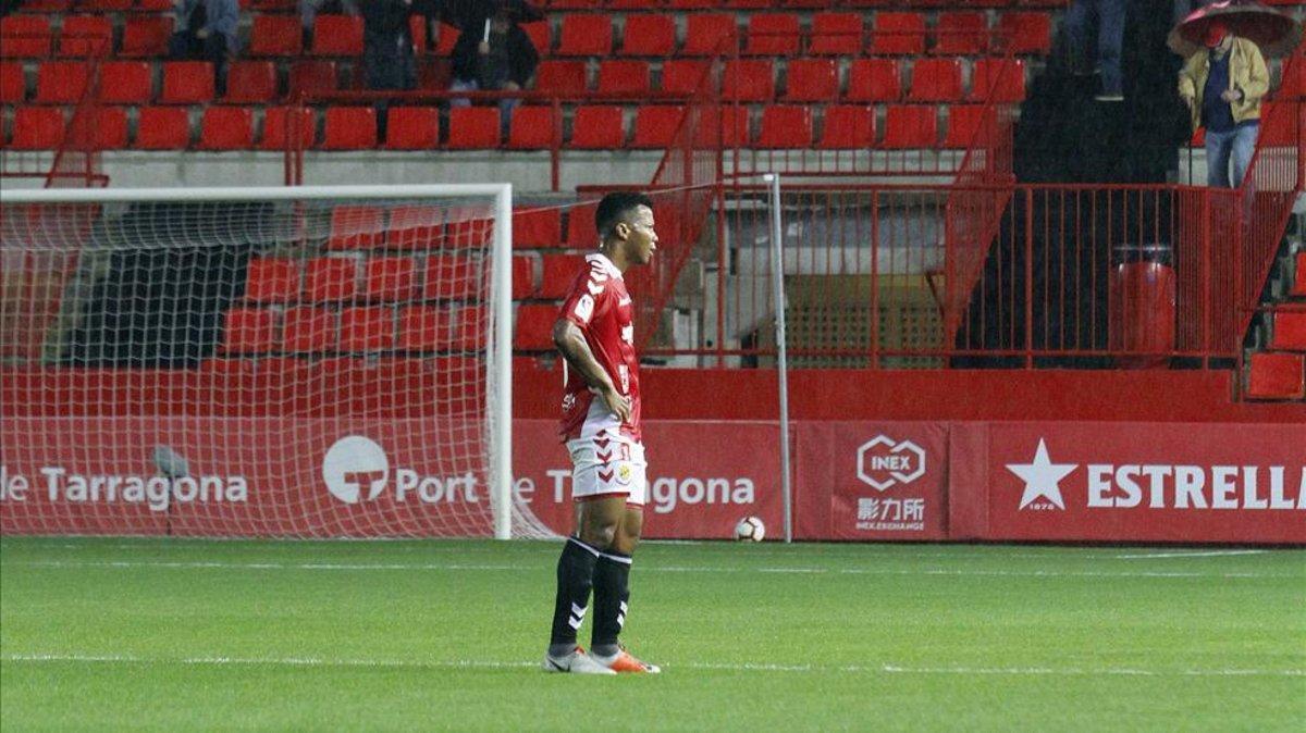 Iván León ajusticia a un pobre Nàstic y el Vilafranca es finalista