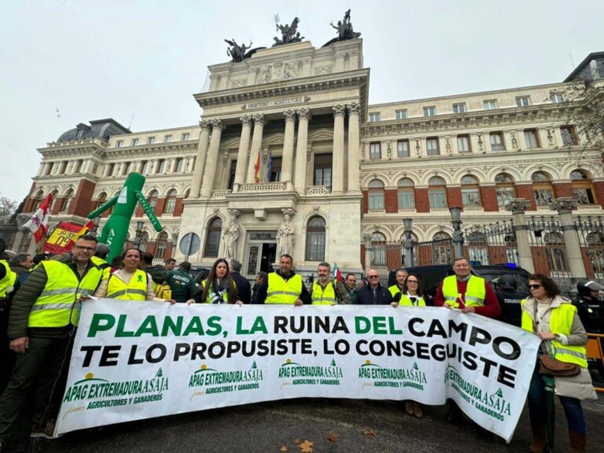 La Comunidad de Labradores respalda la acampada “contra el atraco del ...
