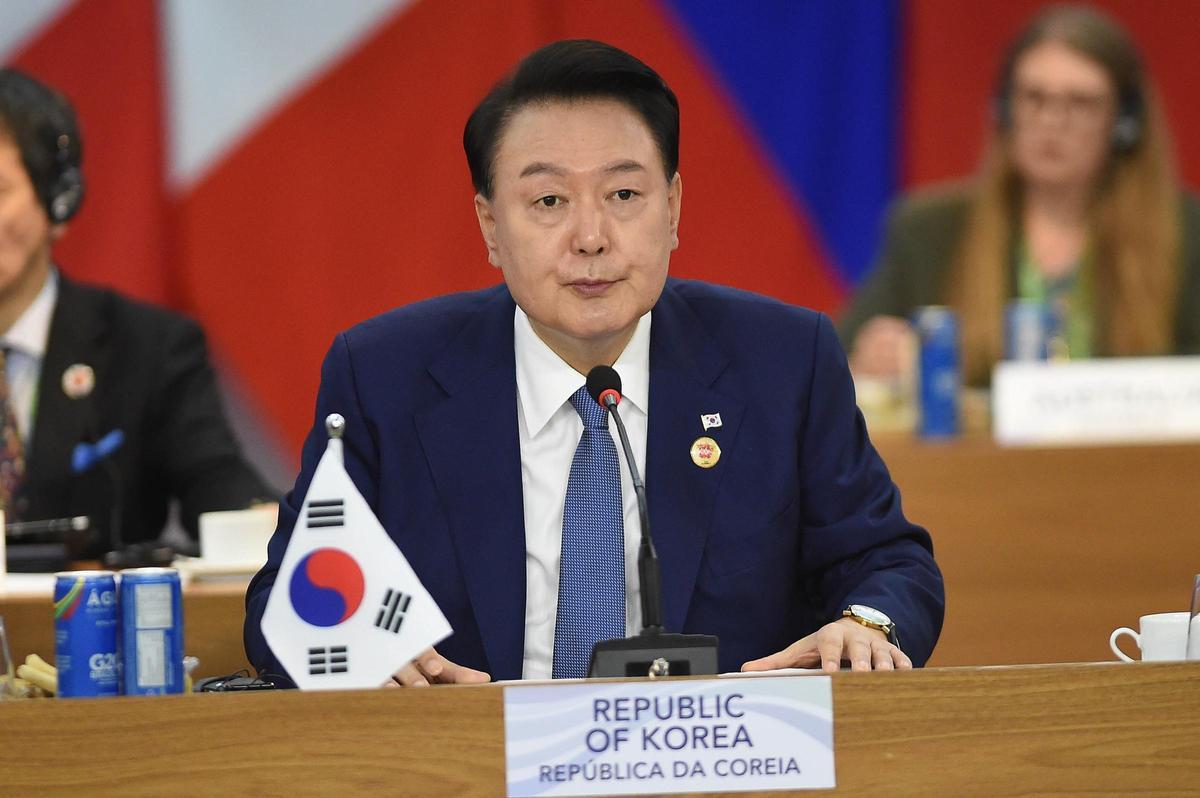 El presidente de Corea del Sur, Yoon Suk Yeol, declara la ley marcial ...