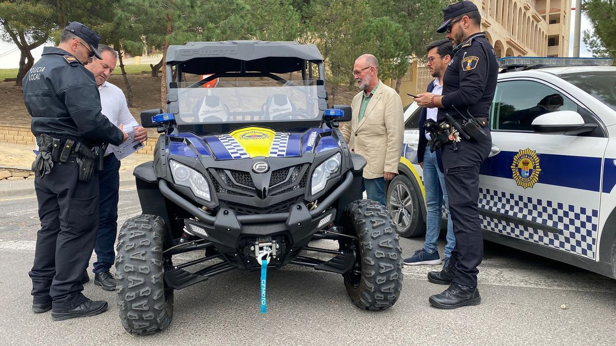 El Campello despliega por primera vez "buggies" en las playas