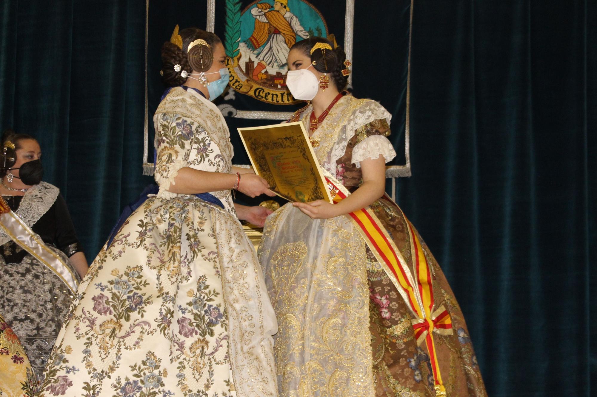 Quatre Carreres reconoce a sus falleros "brillants" y a sus falleras ...