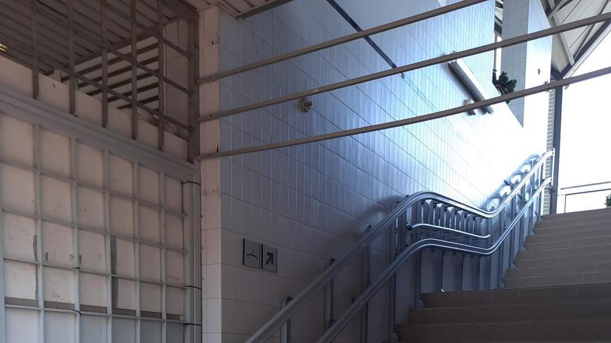 Accesibilidad: Sedaví instala una plataforma salvaescaleras en el ...