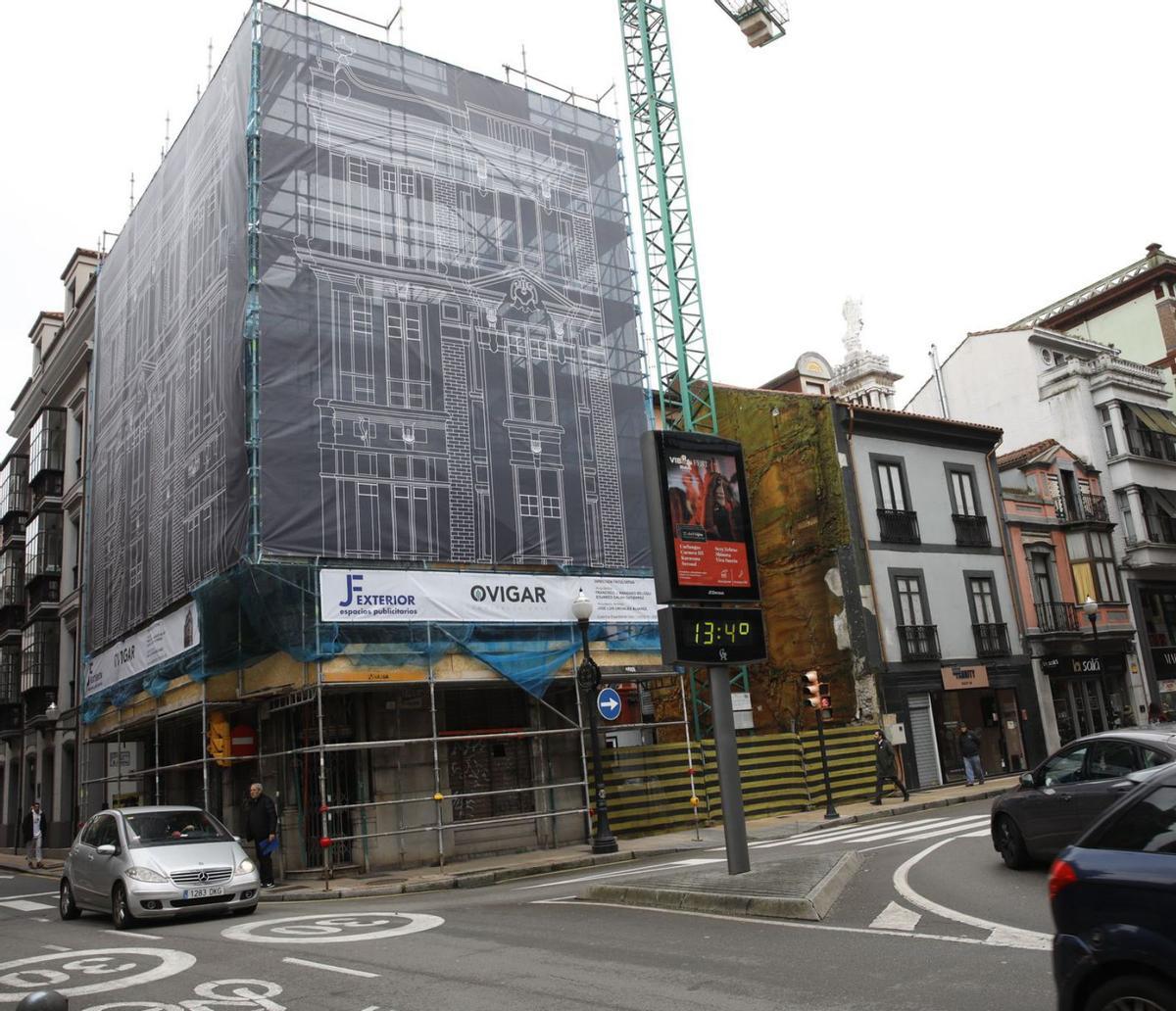 Desmontan por riesgo de derrumbe la fachada del edificio de Manuel del ...