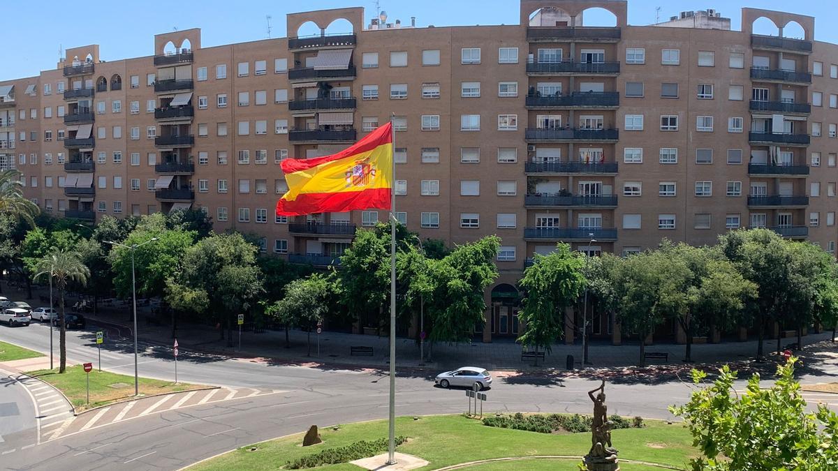 bandera españa badajoz sinforiano madroñero | La bandera de España ...