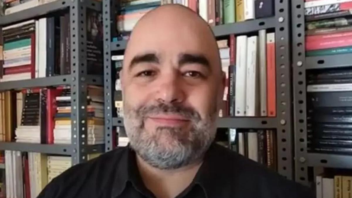Josan Mosteiro, escritor: «Hay delitos que marcan a fuego la vida de ...