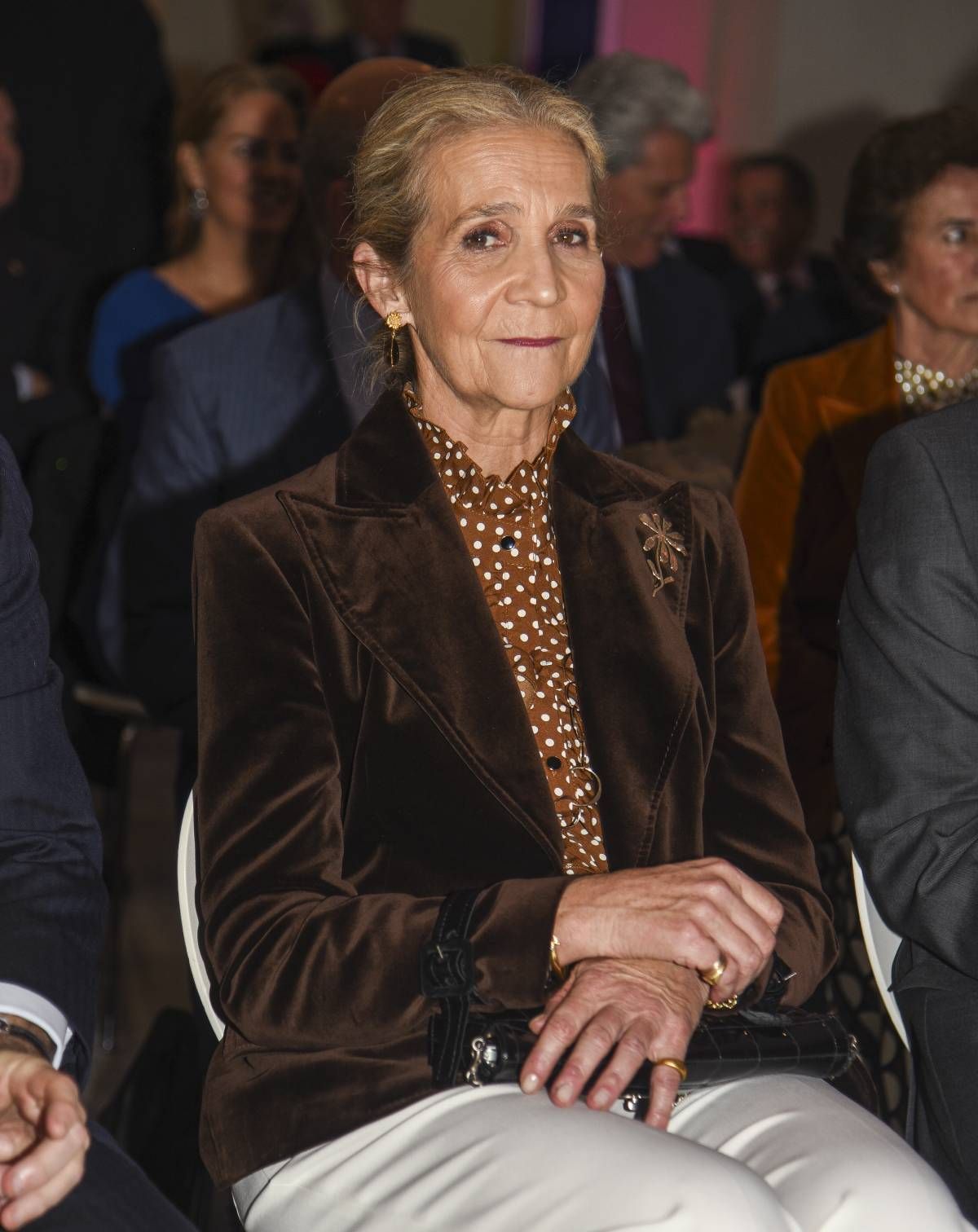 INFANTA ELENA ANILLO MEÑIQUE | Por qué la infanta Elena lleva el anillo ...
