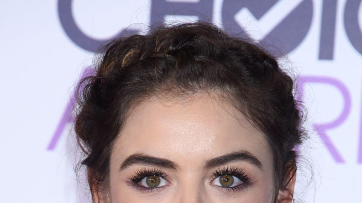 Lucy Hale se ha atrevido a cambiar de color de pelo y dice que este ...