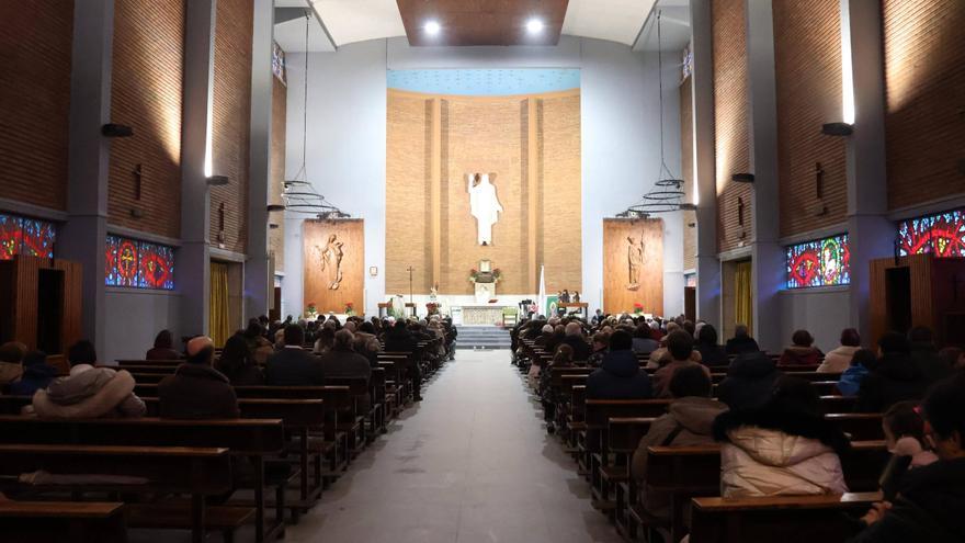 Primera procesión del año. El Niño Redentor recorre las calles de Zamora