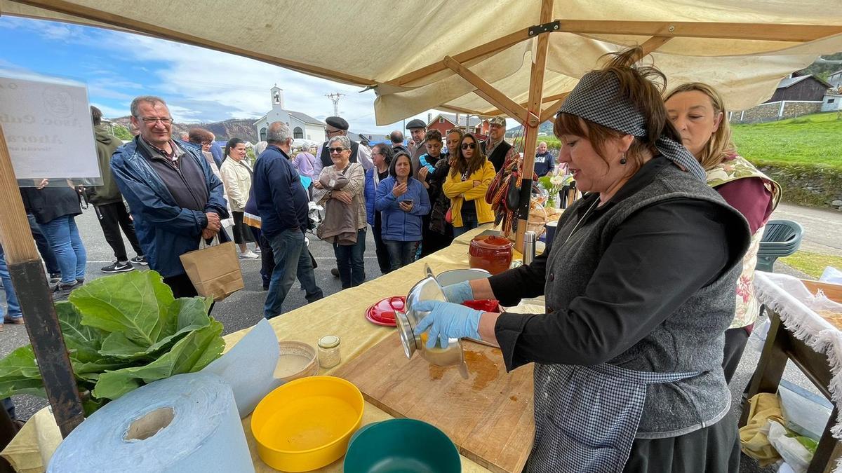 La rapa y la alfilada presumen de popularidad en el primer mercado ...