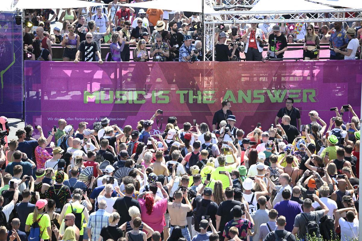 Fiesta techno 'Rave the planet' en Berlín | FOTOS