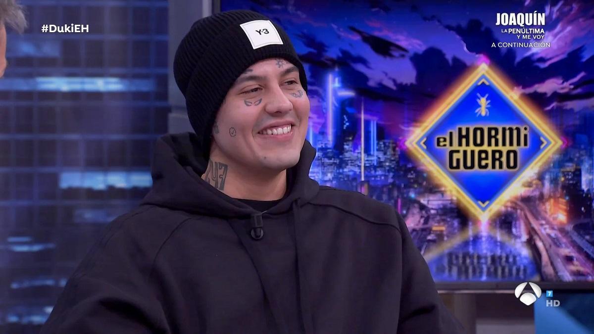 El rapero argentino Duki cuenta en El Hormiguero que hizo con su primer ...
