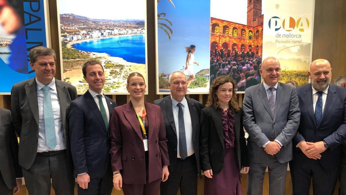 FERIA TURÍSTICA DE BERLÍN | El ministro de Turismo en el estand de ...