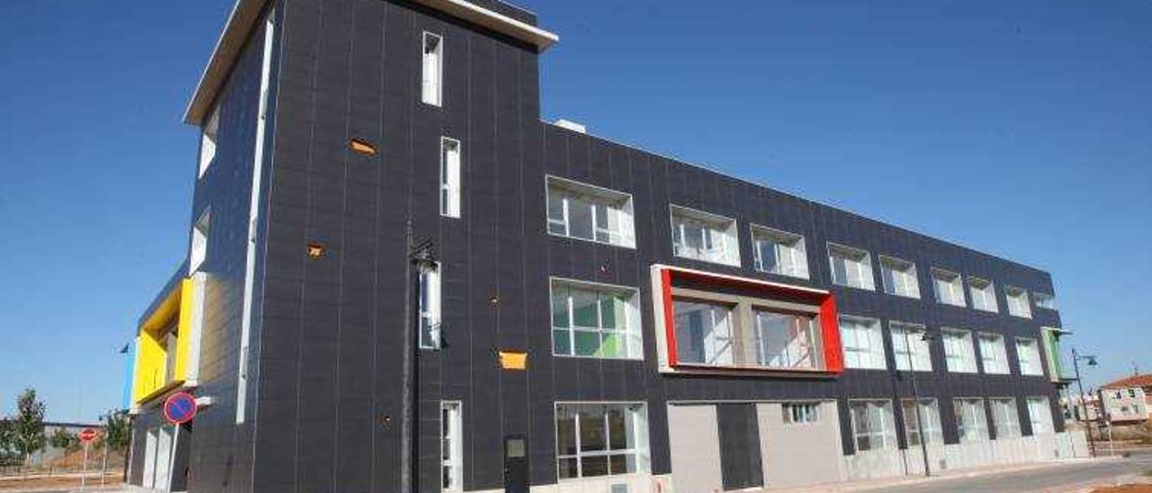 Alginet logra abrir el Centro de Día acabado hace cinco años - Levante-EMV