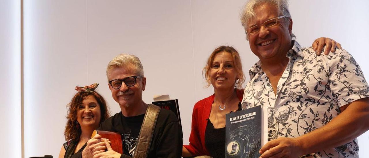 "Queremos salir de nuevo a la vida", claman los poetas de "Los 5 del ...