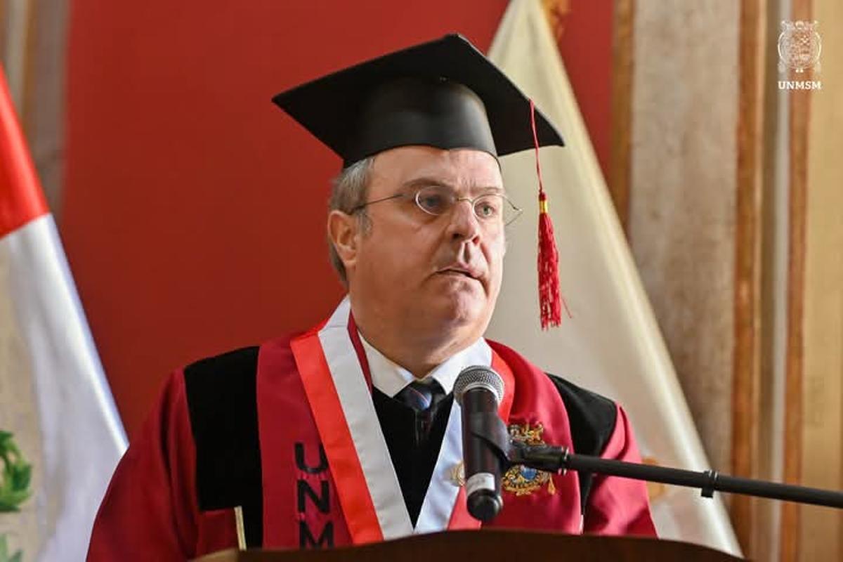 El asturiano Javier Junceda, doctor honoris causa de la universidad más antigua de América, en Perú