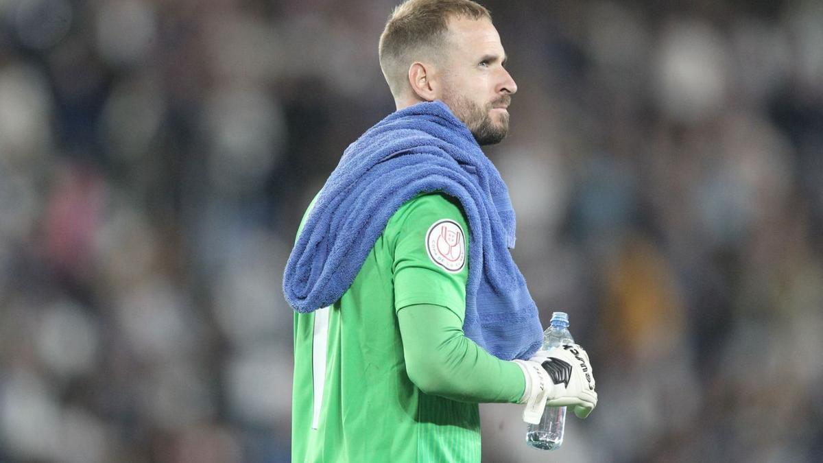 AARÓN ESCANDELL FICHAJE OVIEDO | Así es Aarón Escandell, el portero que ...