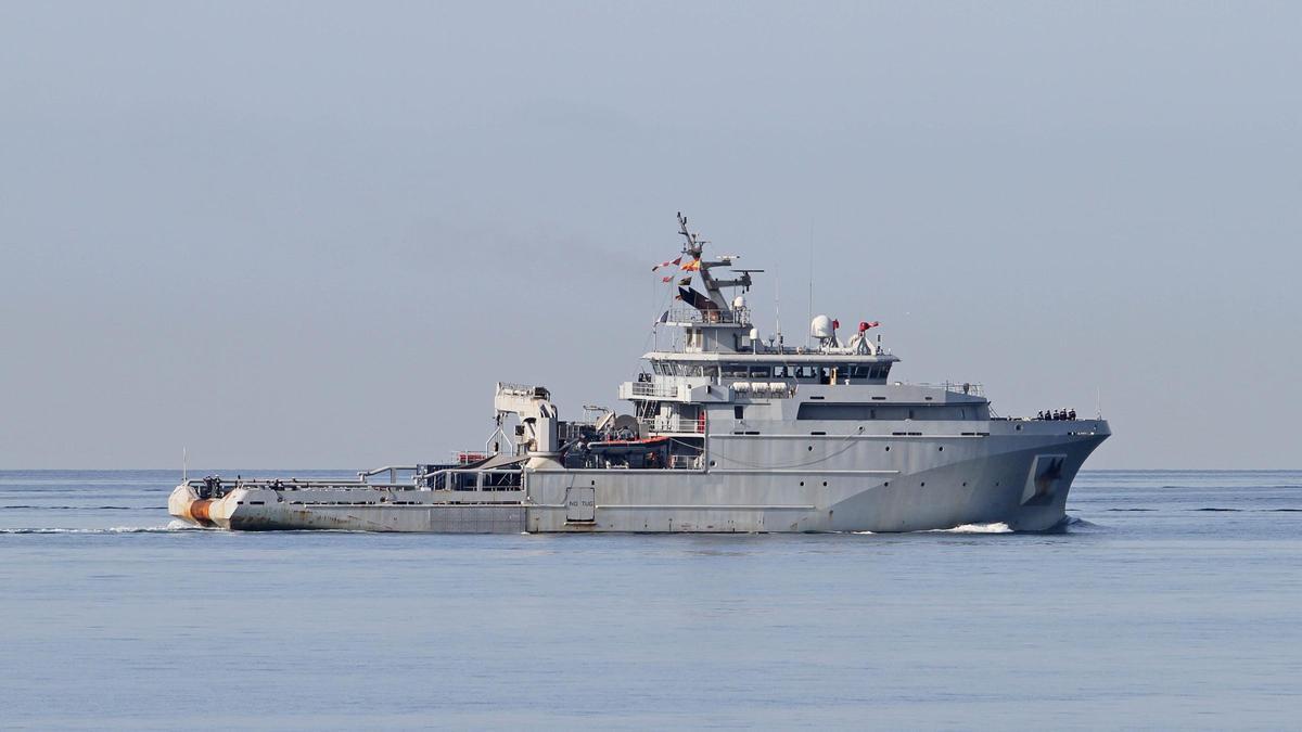 Escala en el puerto de Palma de un buque de la Marina Francesa