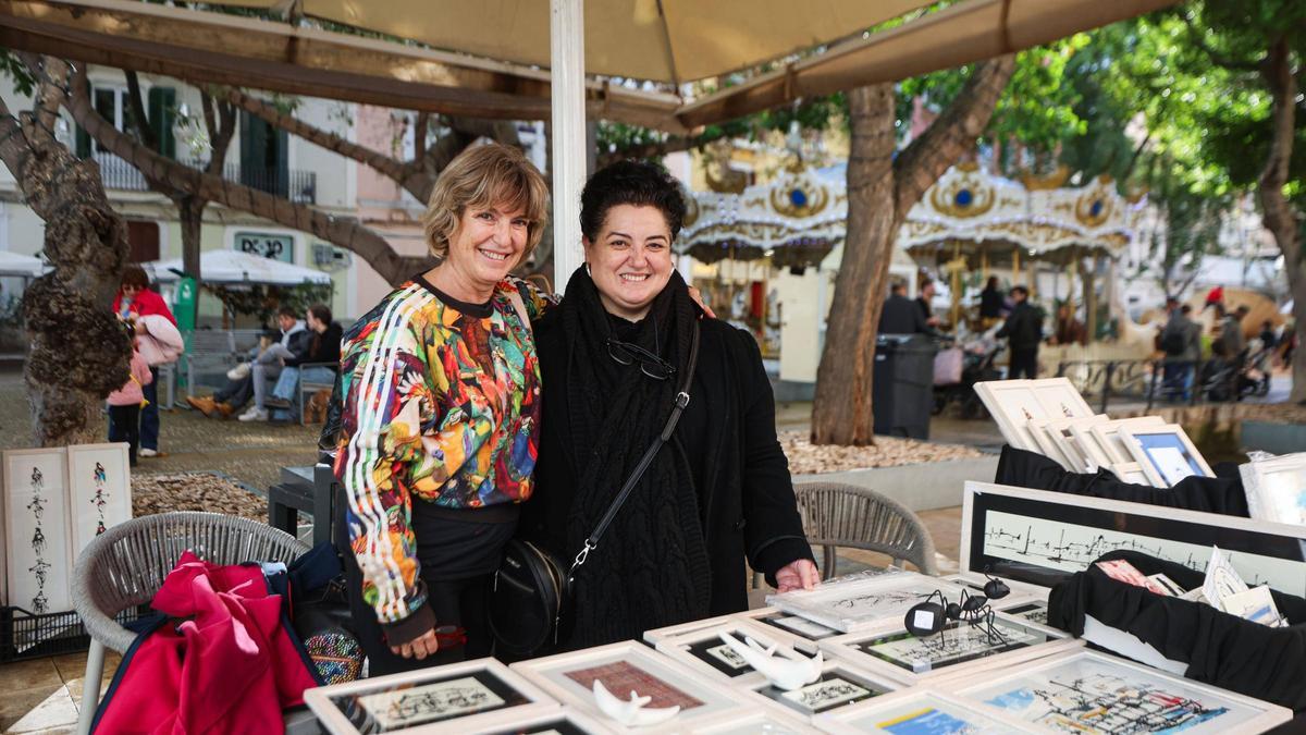 El arte solidario se cuela en el mercado de Navidad de Ibiza