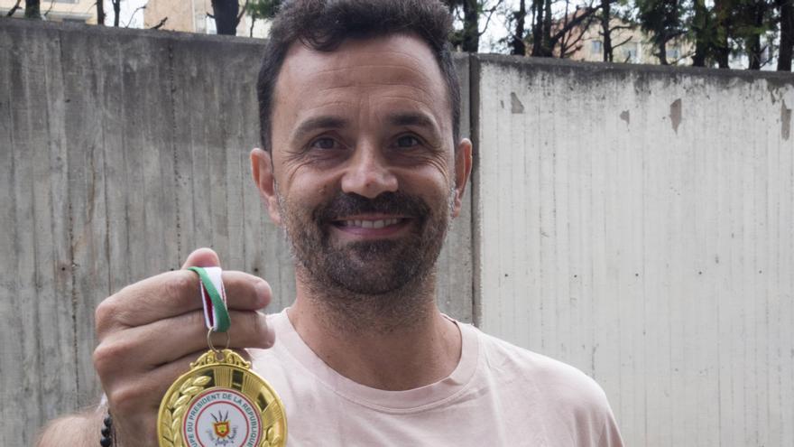 Albert Samsó, entrenador de futbol: «Vaig arribar a Burundi i ja m ...