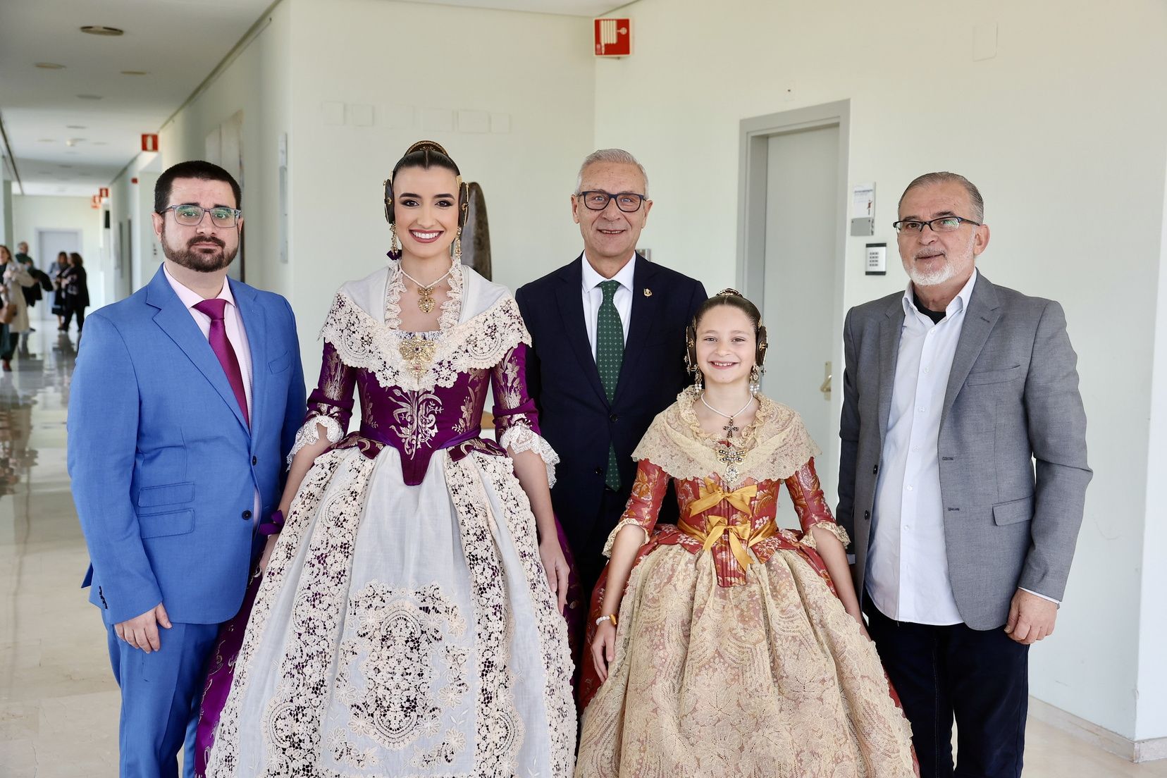 Realce entrega los moños a las falleras mayores de València y cortes de ...