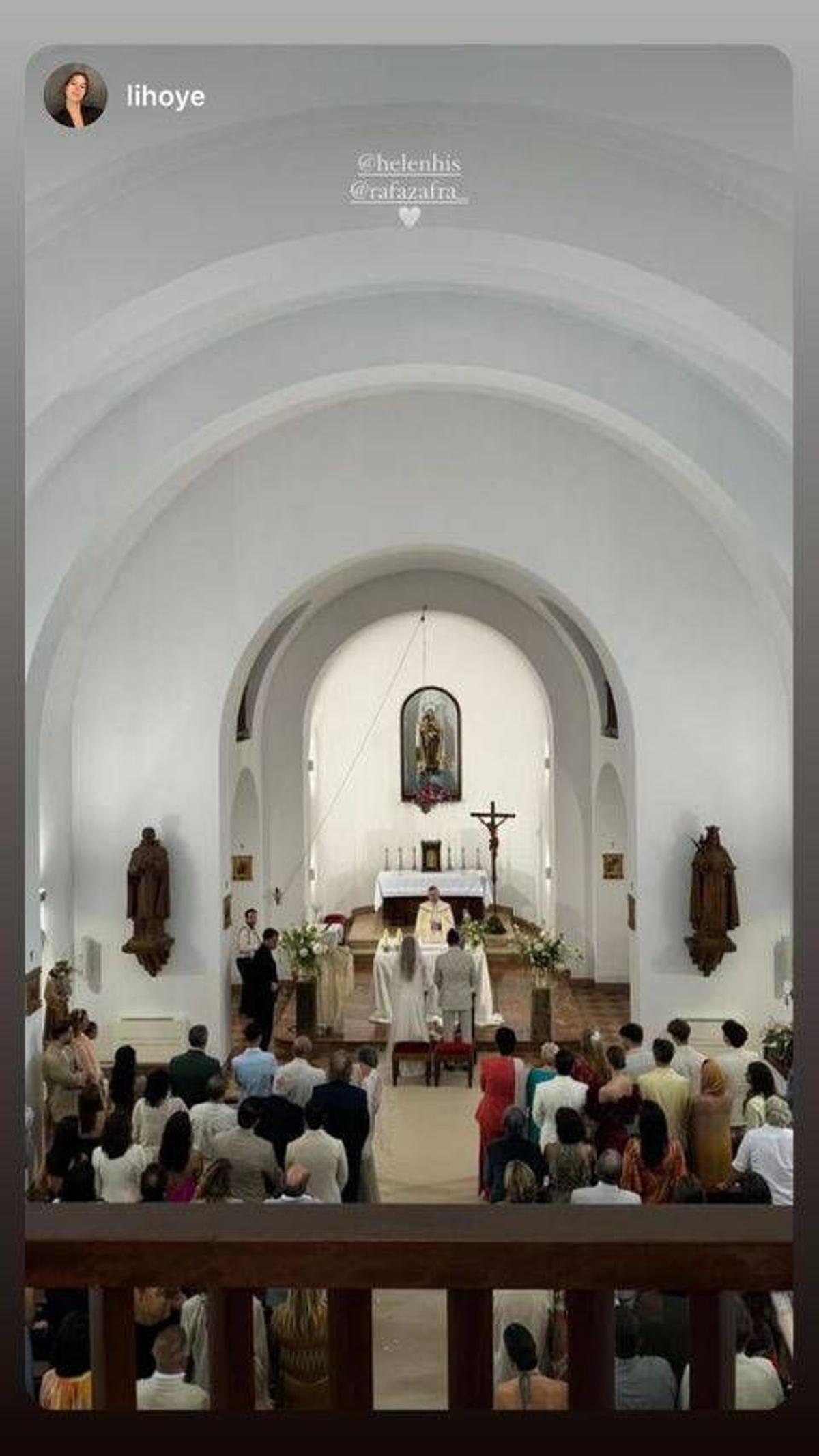 EN FOTOS: La boda en la que Vicky Martín se arrancó a cantar (con look ...
