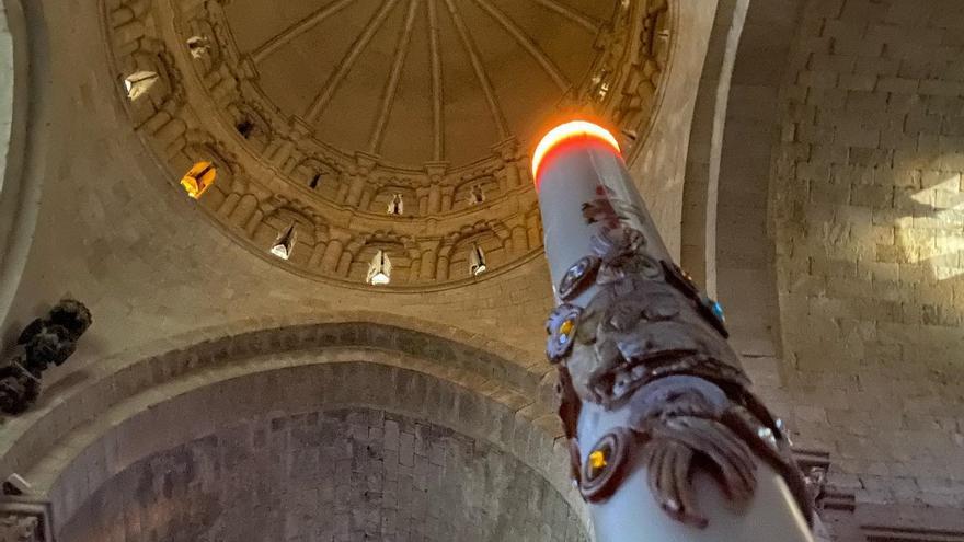 Toro revive la tradición de encender el cirio pascual hasta Pentecostés ...