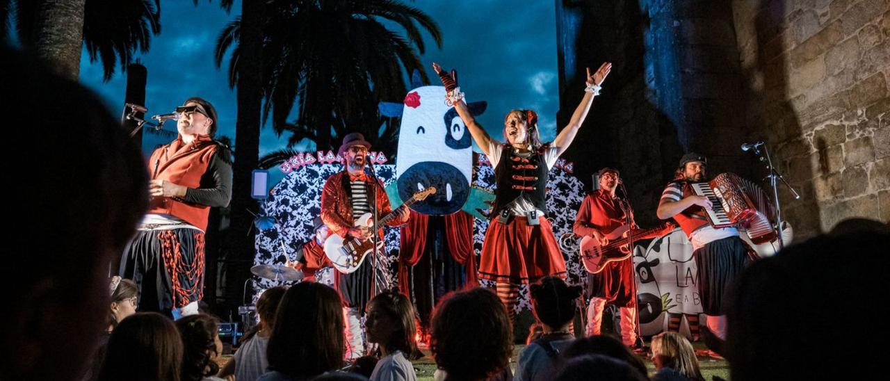 Uxía Lambona e a Banda Molona: “Nos grupos actuais vemos o reflexo do ...