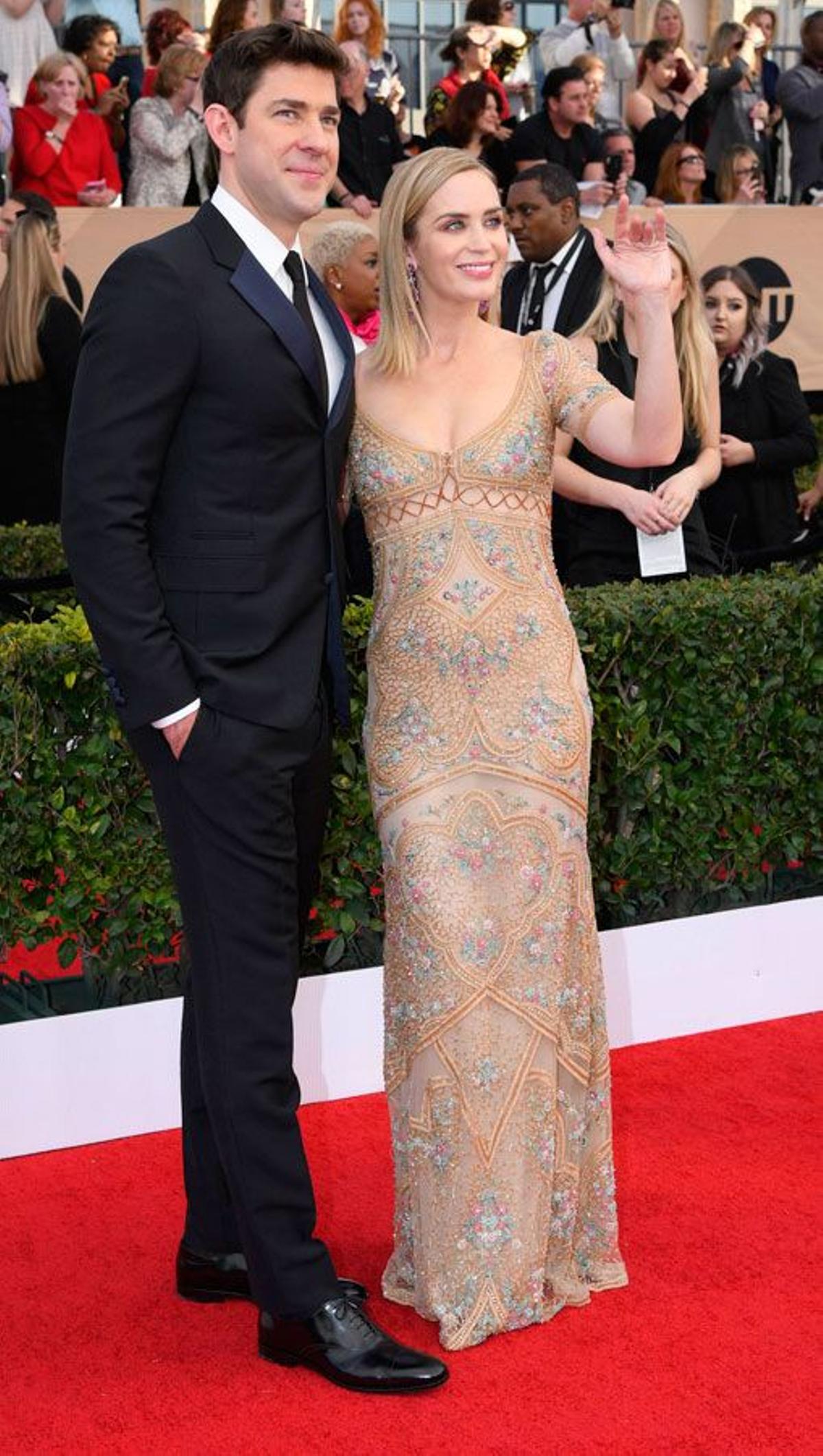 El look de Emily Blunt para los SAG Awards 2017 - Woman