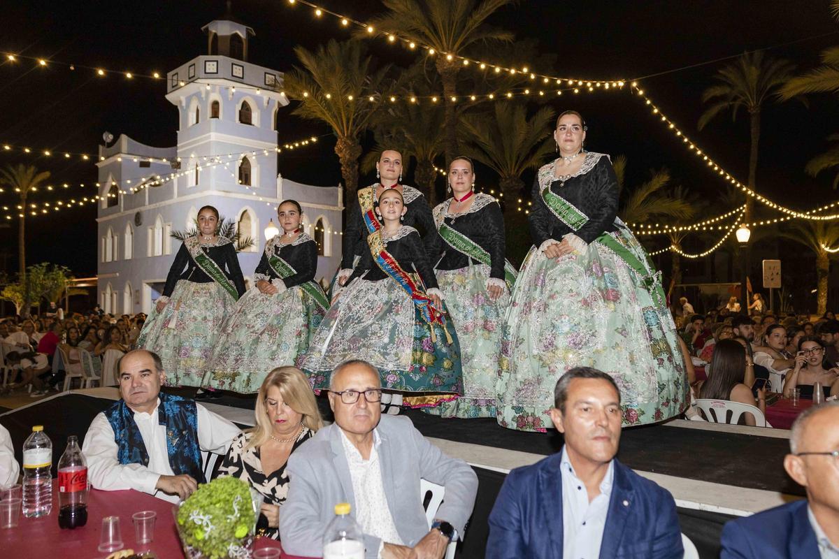 Así fue el precioso arranque festivo de reinas, damas y cargos en esta ...