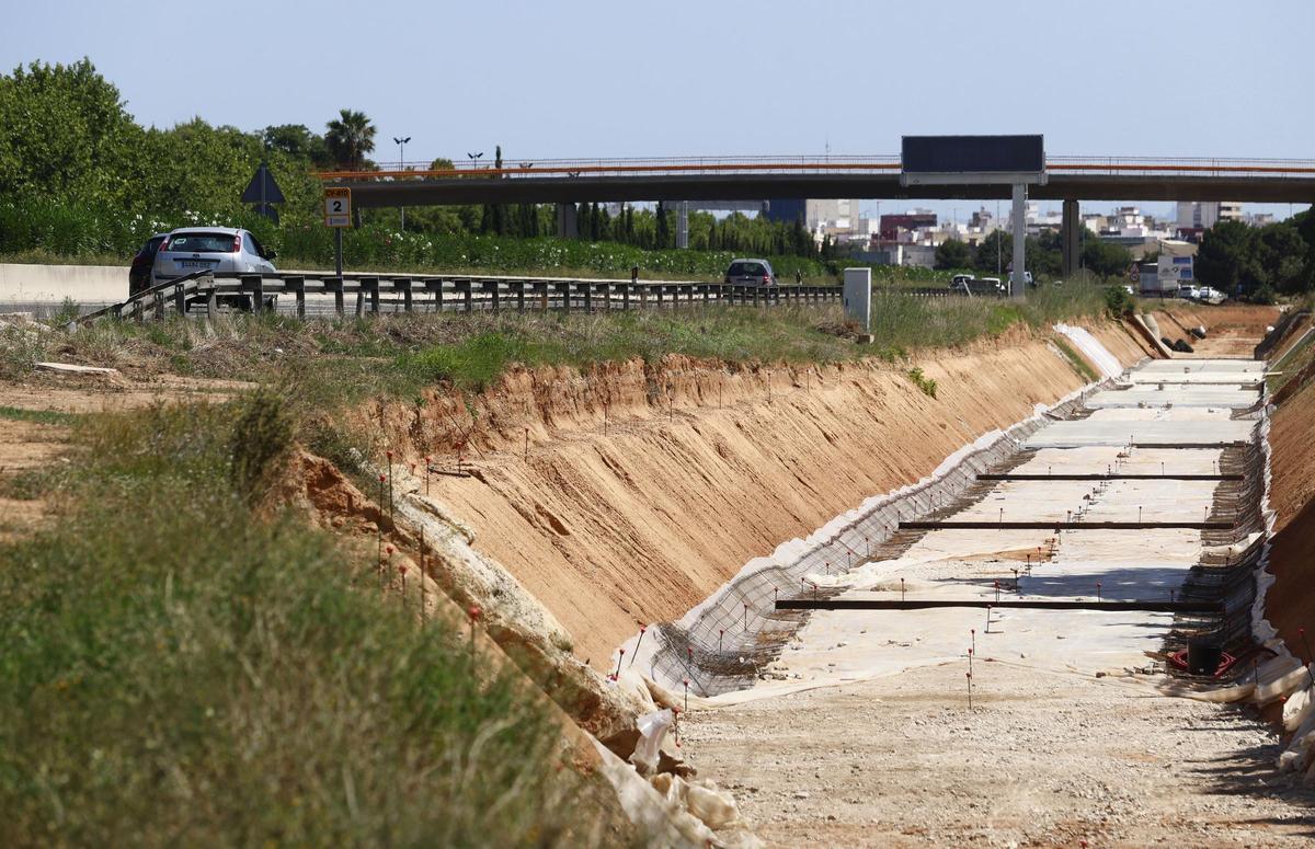 Valencia | Obras en el cunetón de Aldaia para evacuar las aguas pluviales