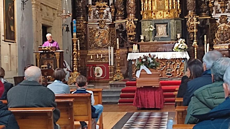 Las nietas ponen emoción en el adiós a Alfredo Prieto Valiente: “Tenías ...