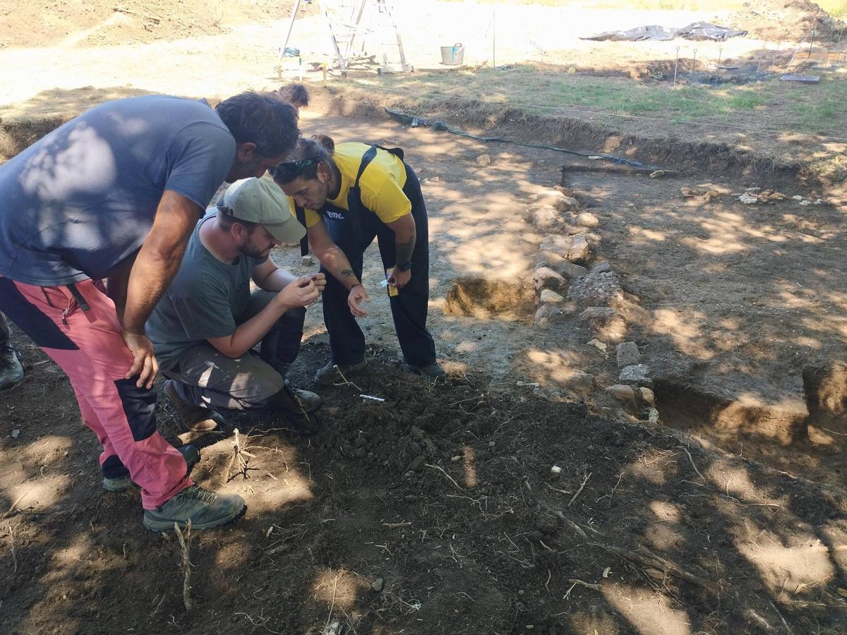 Nuevos hallazgos arqueológicos en Lucus Asturum: la olla romana y otras ...