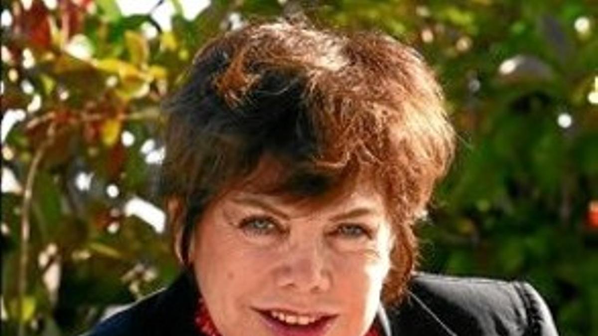 Isabel Pisano se pasa a la novela conspirativa