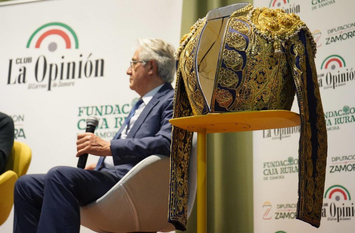 TRAJE DE LUCES | Justo Algaba destaca al vestido de luces como cultura ...