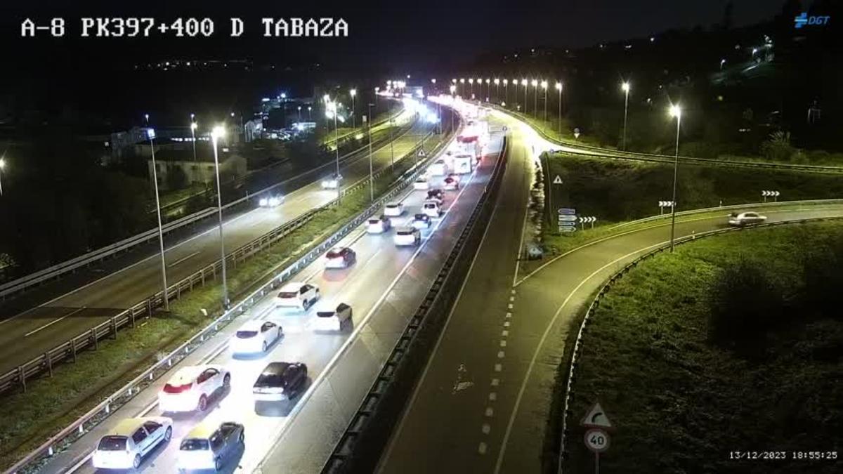 Nuevo atasco kilométrico en la autopista "Y": dos accidentes causan ...