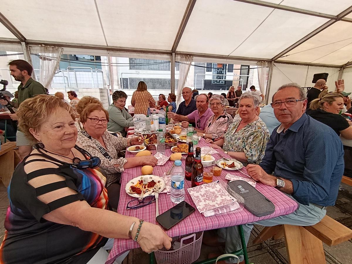 Comida popular y gran fabada en Llanera: así fue la fiesta en Lugo