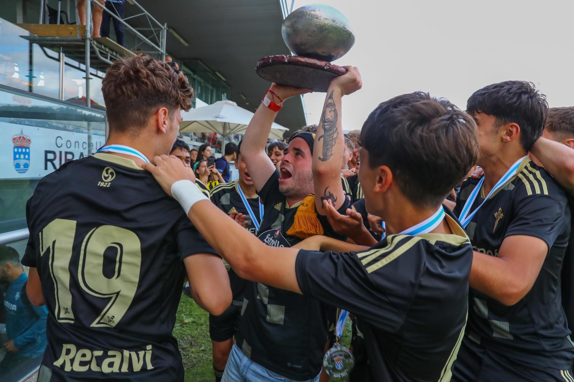 Las mejores imágenes de la final de la Copa Ribadumia entre el Celta y ...