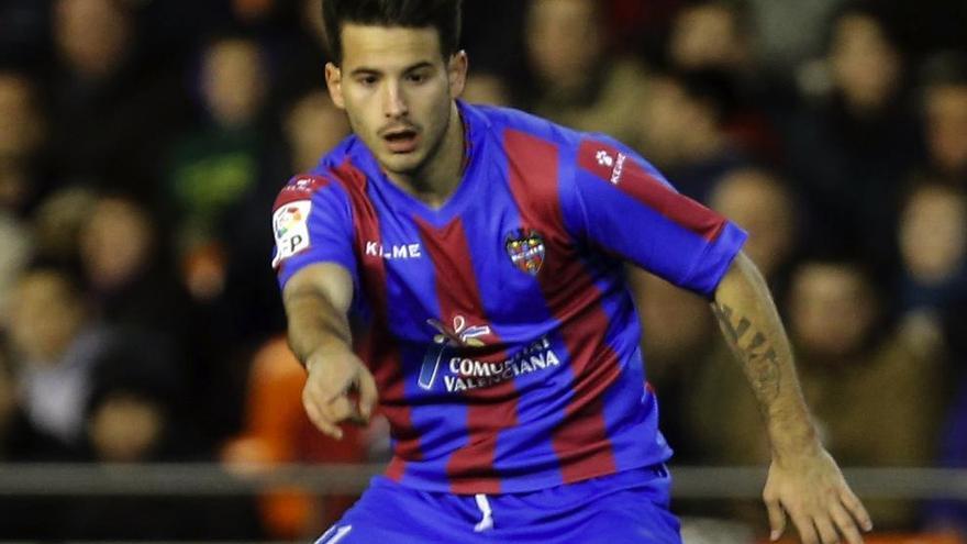 Rubén García amplía su contrato con el Levante hasta 2018