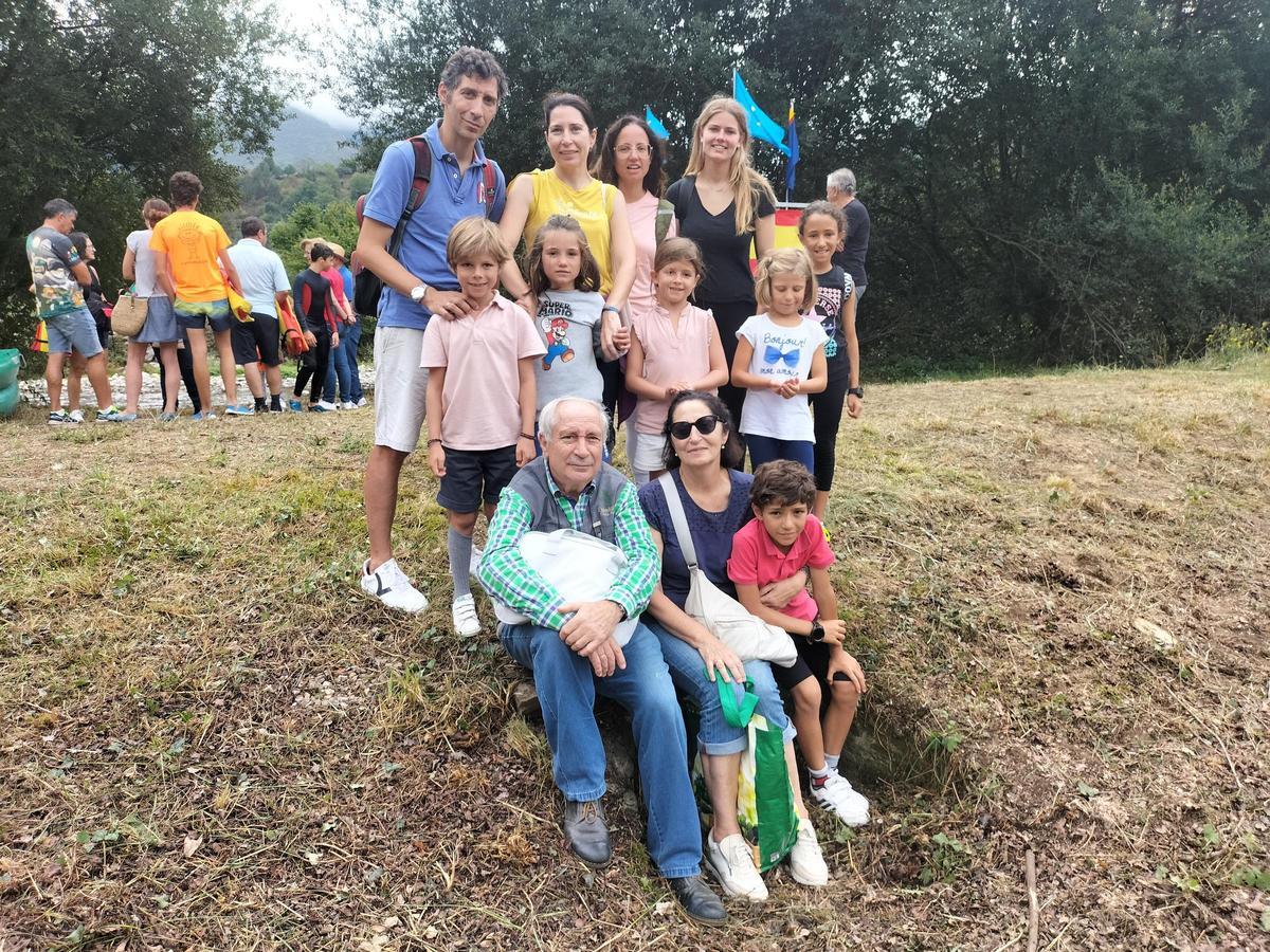 El XXVI Descenso ecológico del Esva lo da todo: estas son las imágenes ...
